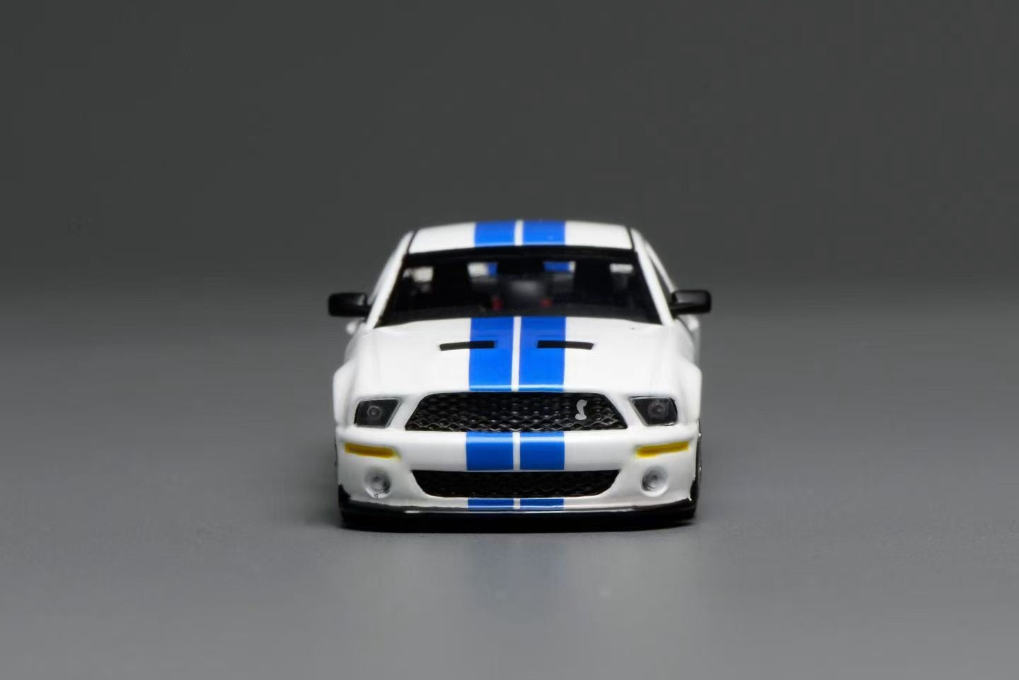 GreenLight & Motorhelix 1:64 Ford Mustang Shelby GT500 Super Snake 2007 ...